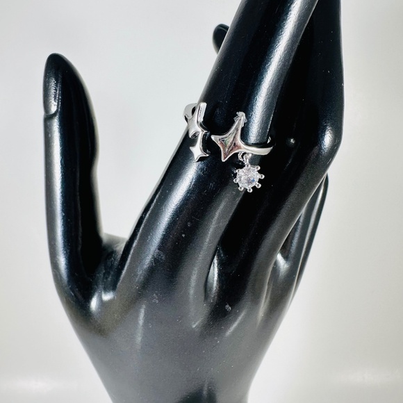 House Of Adornments | Jewelry | Very Cool Once Size Fits All Silver ...